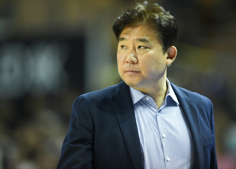 '선수 수건으로 폭행?' 충격 사건…고양 소노, 김승기 감독 KBL 재정위원회 개최 요청 (엑스포츠뉴스) - 나무뉴스