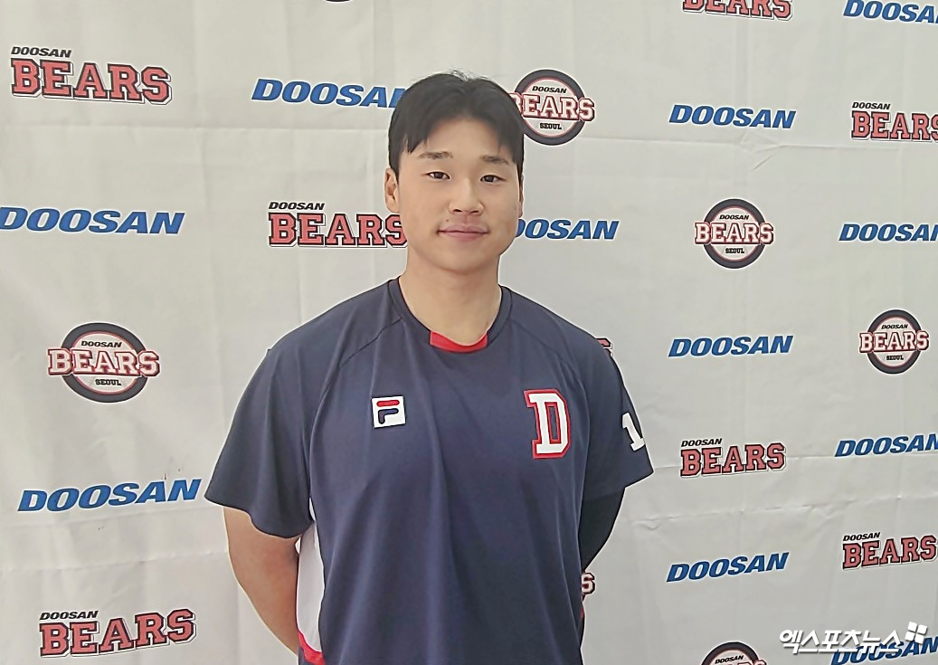 두산, 또 150km/h 불펜 선보이나…국민타자 반한 '5R 좌완 파이어볼러' "2025년 빨리 오길 원해" [이천 인터뷰] (엑스포츠뉴스) - 나무뉴스