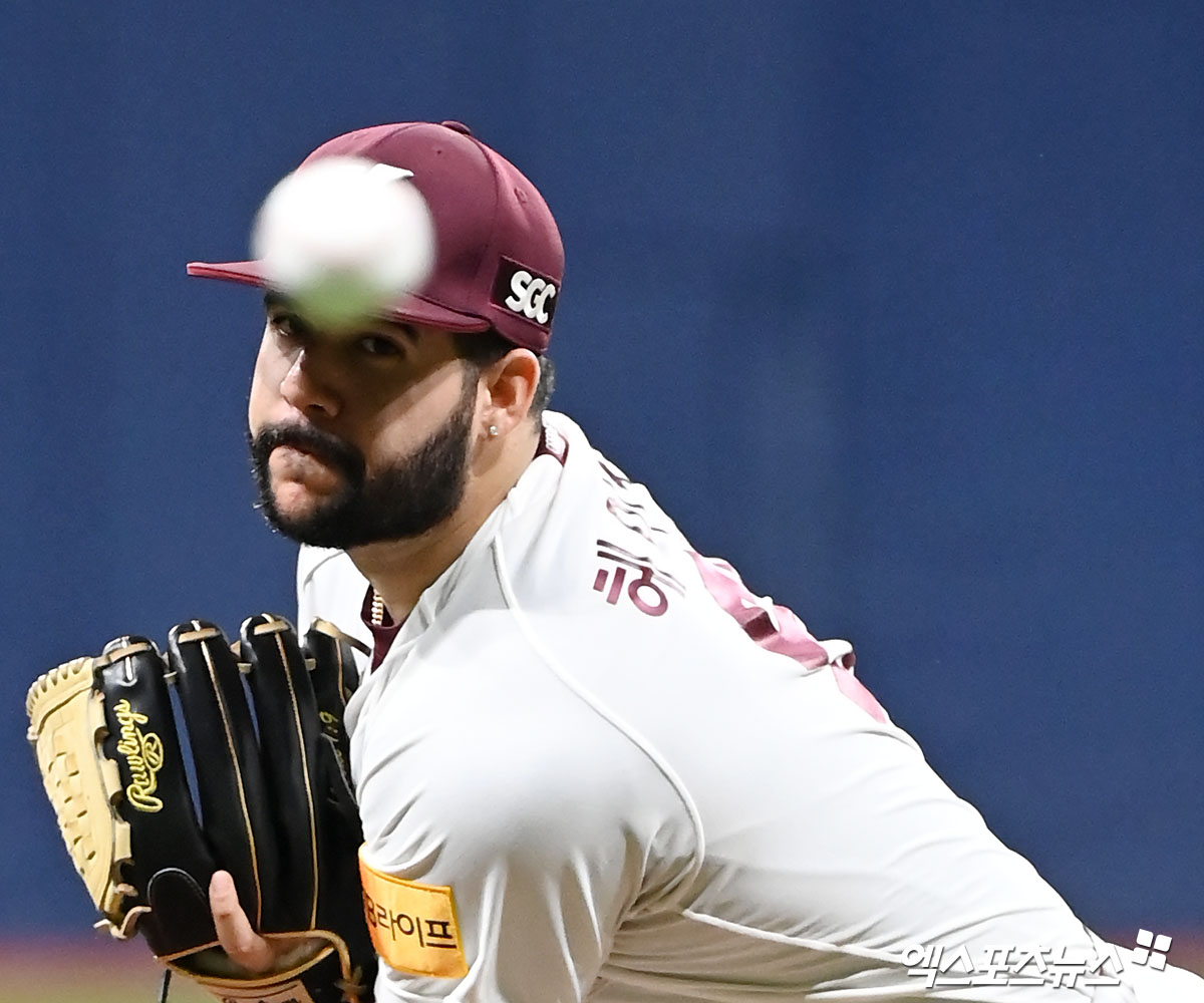 '3G 19이닝 ERA 0.00' LG 타선 꽁꽁 묶던 그 투수…KT서도 저격수 되나 - 나무뉴스