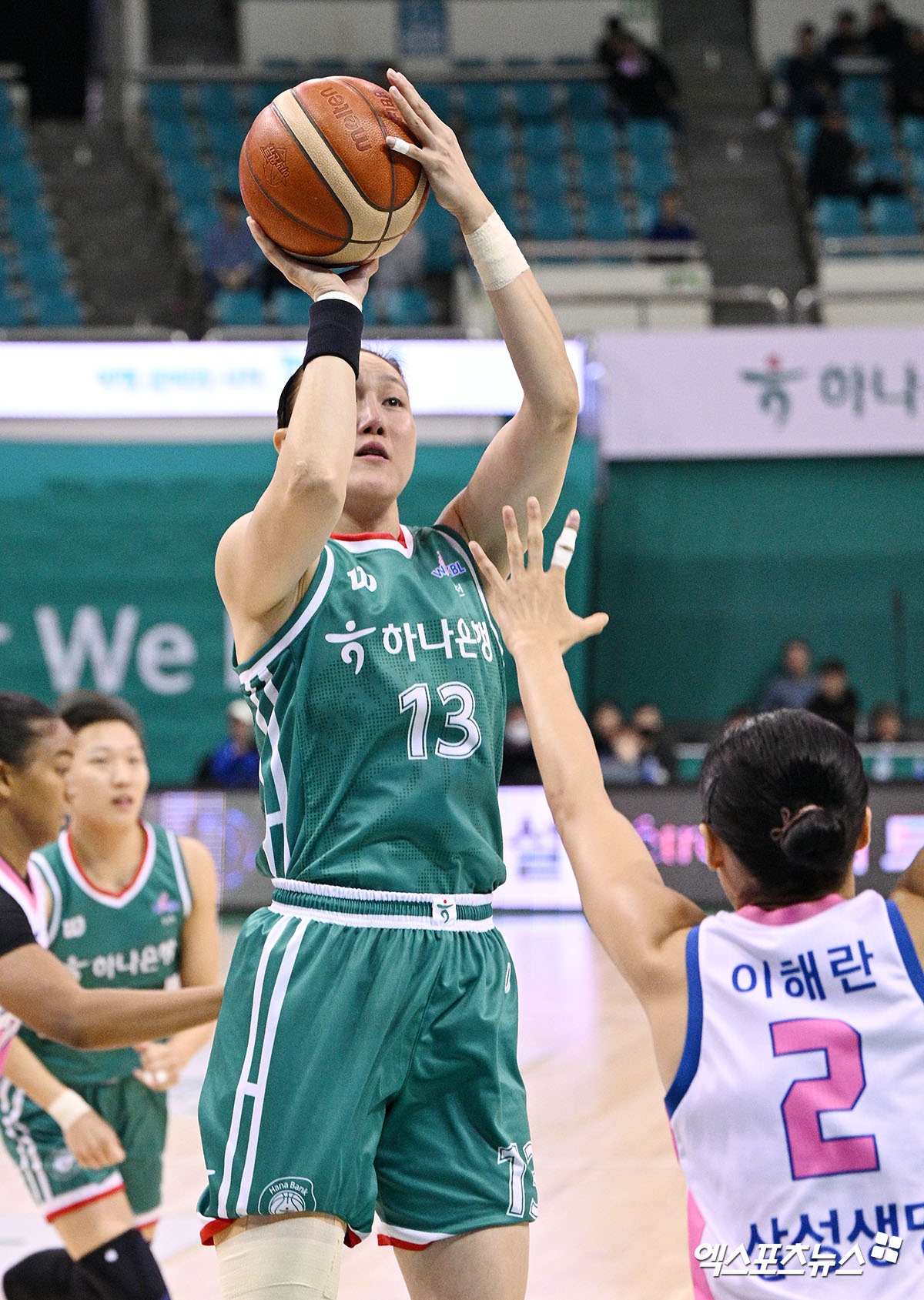하나은행, 8일 'WKBL 역대 최다 득점' 김정은 축하 이벤트 연다 - 나무뉴스