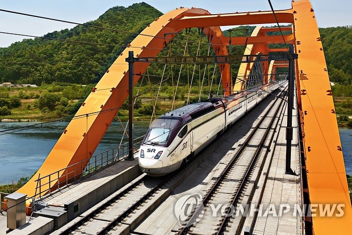SRT 개통 8주년…누적 승객 1억7천800만명, 397억㎞ 이동 (연합뉴스) - 나무뉴스