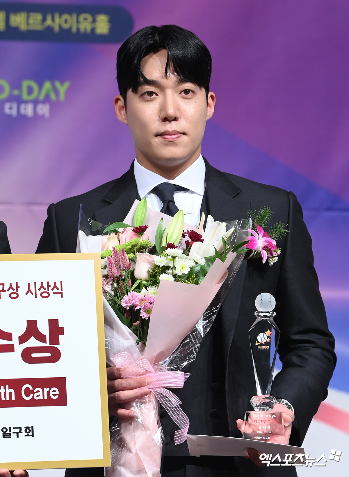 "수류탄 던져도 안 아프더라고요"…어깨 부상 털어낸 원태인, 해외 진출 꿈 품고 맹활약 예고 [현장 인터뷰] (엑스포츠뉴스) - 나무뉴스