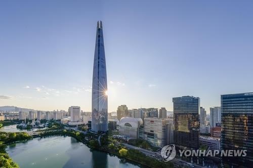 위기설 돌파한 롯데, 재무개선 속도 낸다…마트 영통점 매각 (연합뉴스) - 나무뉴스