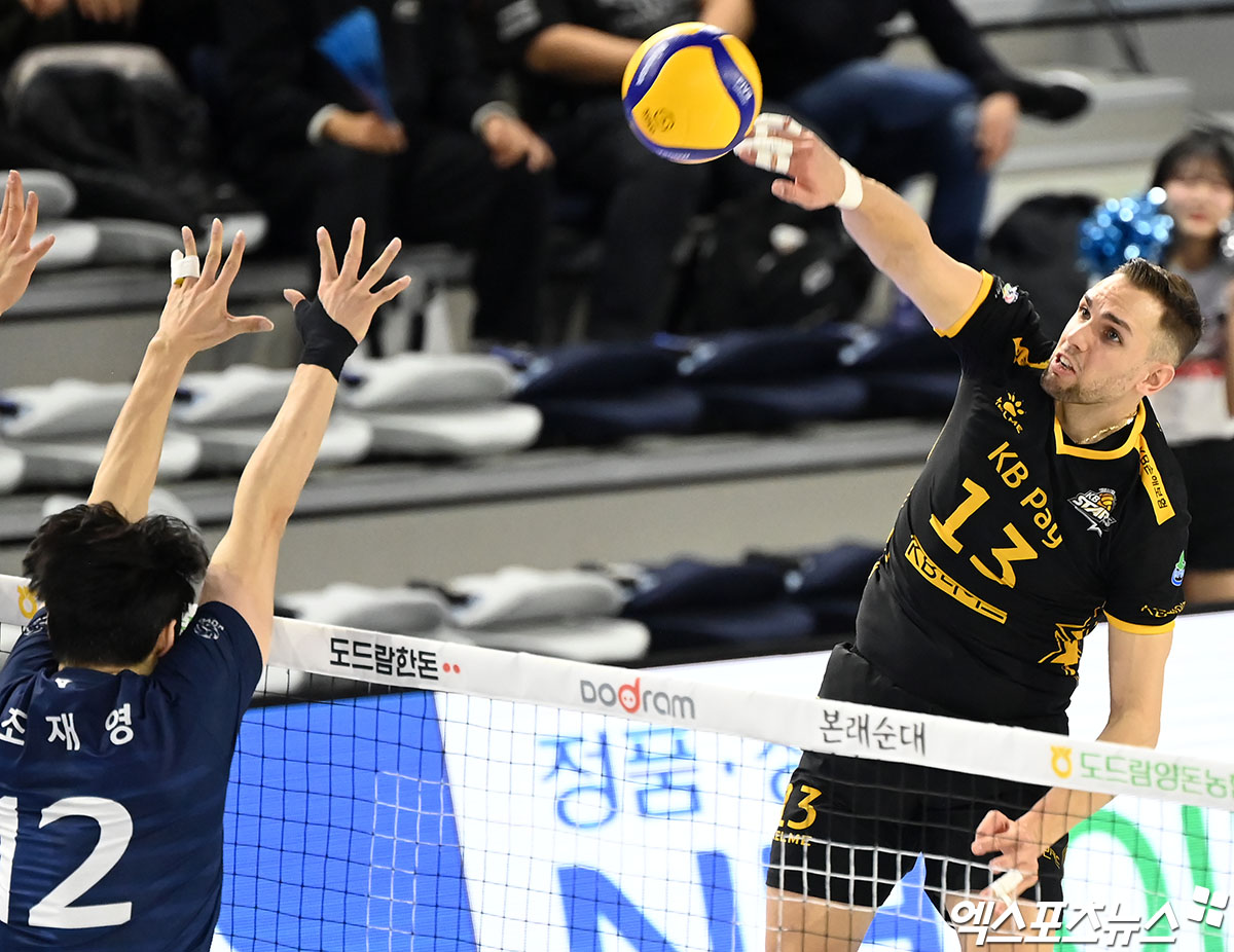 '8연승' 정관장 상승세 이끈 메가, 여자부 3R MVP…남자부는 비예나 - 나무뉴스