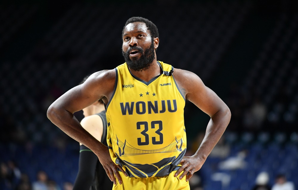 '4Q 쇼타임' 알바노 26점+오누아쿠 결승 득점, DB 2연승… 26득점 버튼 활약한 KCC '4연패 늪' [사직:스코어] (엑스포츠뉴스) - 나무뉴스