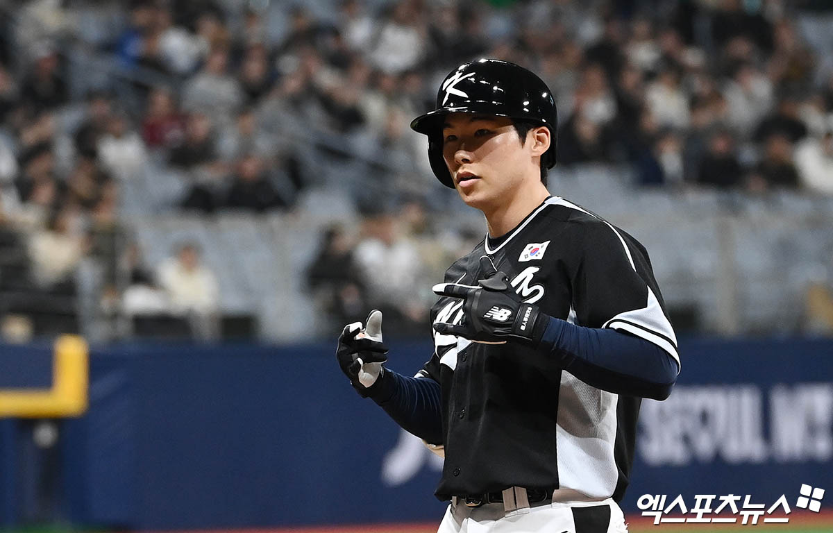 "3년 보장 계약 그것도 다저스라니, 인상적이야"…중박 만든 김혜성, 주전 도약으로 '대박' 이룰까 (엑스포츠뉴스) - 나무뉴스