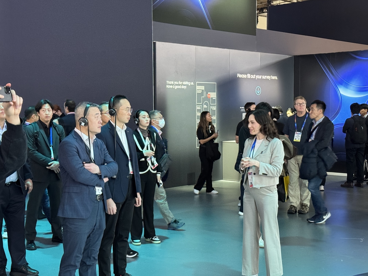 [CES 2025] 삼성전자 부스 찾은 中TCL CEO…전장 전시 '열공' (연합뉴스) - 나무뉴스