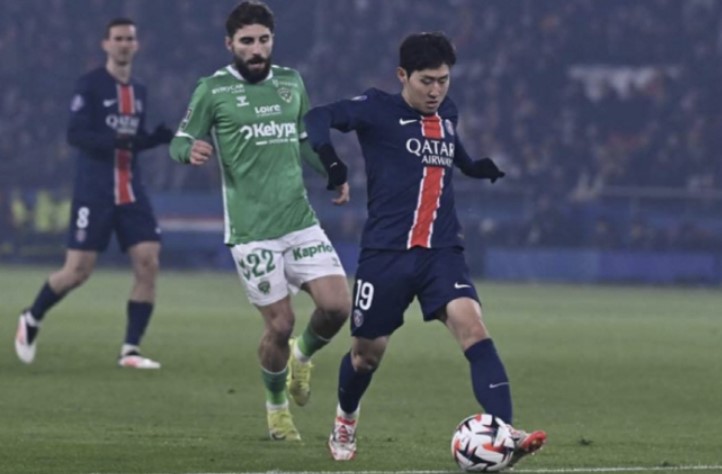 맨유-맨시티-아스널, 이강인 봤나? 미친 활약! 막을 수가 없다…'평점 8.7+팀내 최다 기회 창출'→PSG, 생테티엔전 2-1 승리+리그 1위+17G 무패 - 나무뉴스