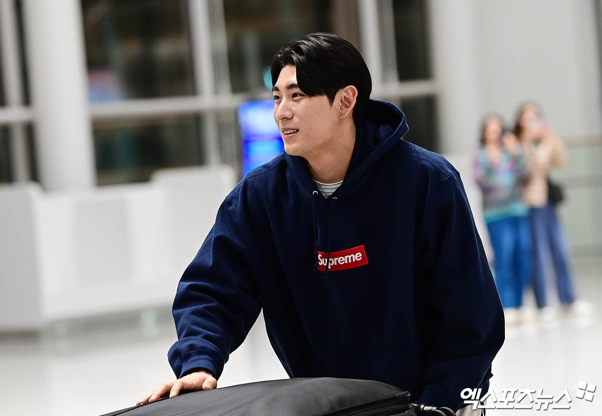 'ML 262승' 전설과 한솥밥 이정후 "공·수에서 벌랜더에게 많은 도움 줘야죠" (엑스포츠뉴스) - 나무뉴스