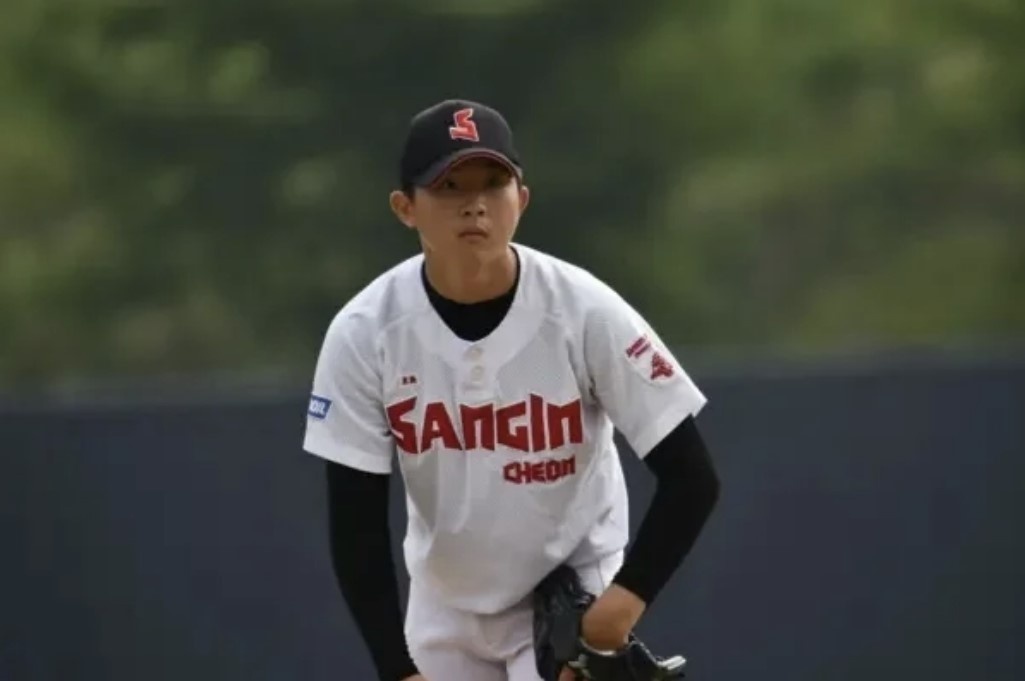 SSG, '급성 백혈병' 야구 유망주에 500만원 기부…"빠른 쾌유 진심으로 기원" (엑스포츠뉴스) - 나무뉴스