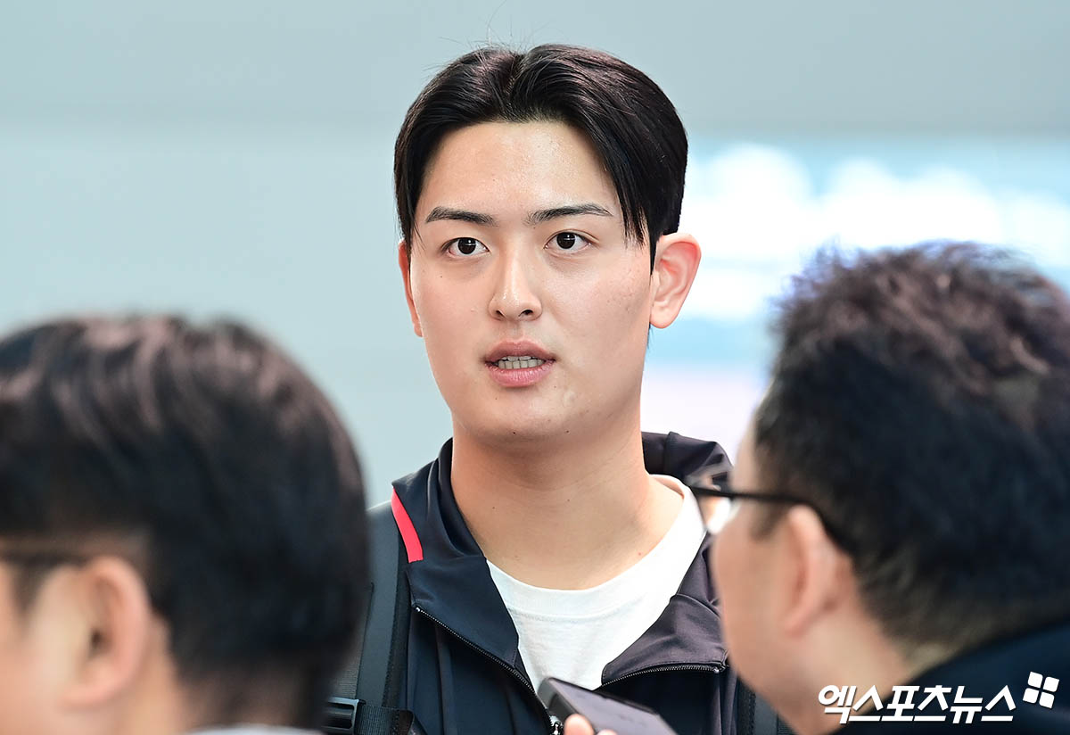 "찬규 선배의 글러브 선물, 기운 받겠다"…194cm 장신+155km 강속구, LG 비밀병기 출격 (엑스포츠뉴스) - 나무뉴스