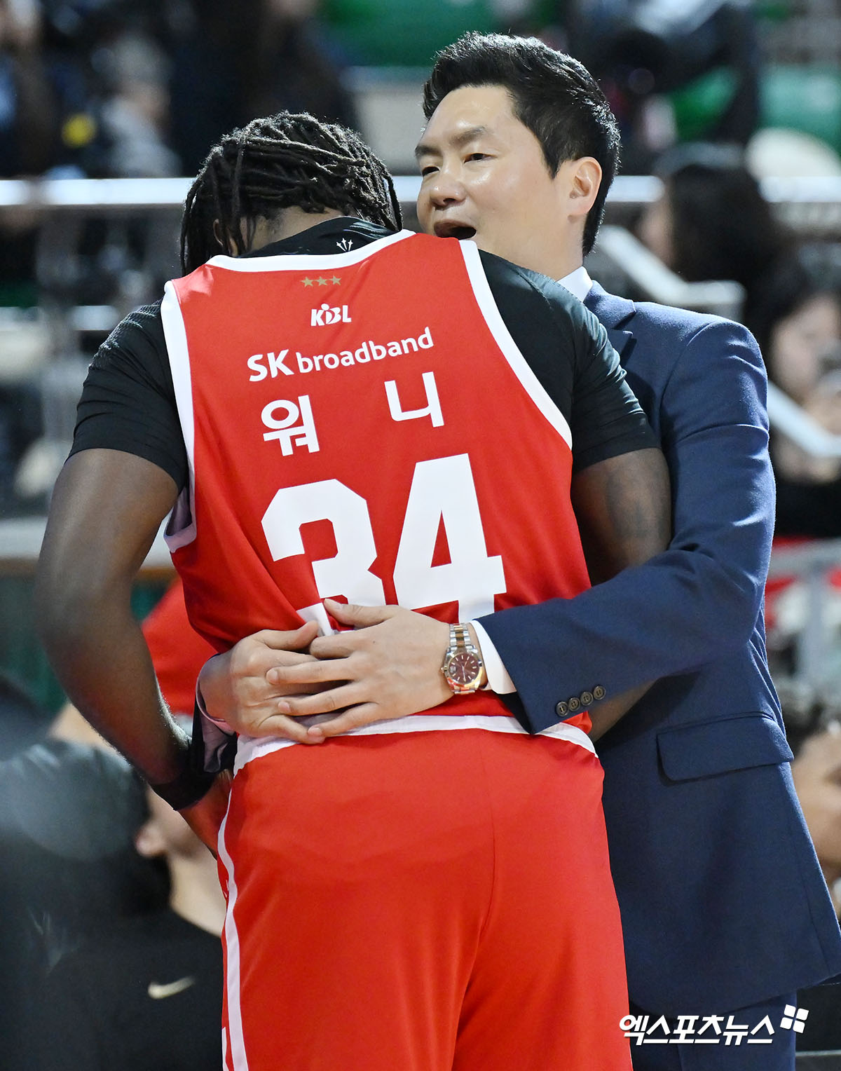 은퇴 좀 말려봐…'KBL 최초 기록' SK 워니, 한 시즌 라운드 MVP 3회 선정 [공식발표] (엑스포츠뉴스) - 나무뉴스