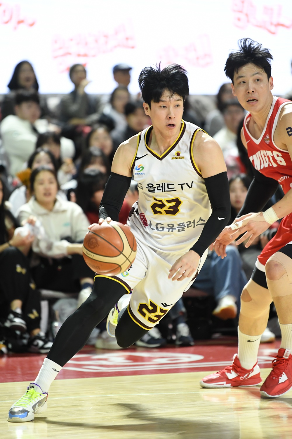'3점슛 900개' KBL 13번째 진기록에도 아쉬워했던 베테랑, 왜? - 나무뉴스