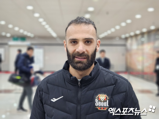 '요르단 국대' 야잔도 잔디 팩폭…"KFA도 심각성 알아 A매치 경기장 바꿨을 것" [현장인터뷰] (엑스포츠뉴스) - 나무뉴스