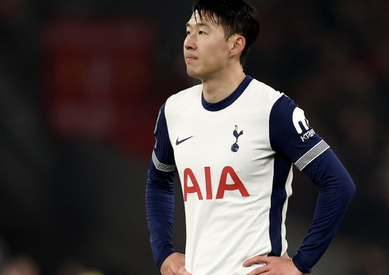 손흥민, 2년 만에 'EPL 2연속' 벤치 대기…토트넘 리그 사실상 포기→SON 유로파 중용 (엑스포츠뉴스) - 나무뉴스