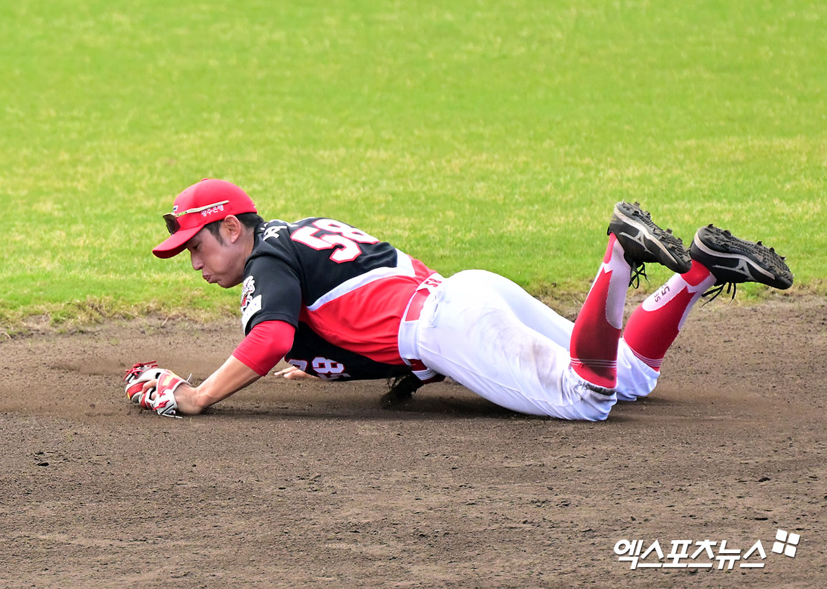 KBO 레전드 2루수의 좌익수 준비, KIA 새 옵션 추가?…"재미있게 하고 있다" (엑스포츠뉴스) - 나무뉴스