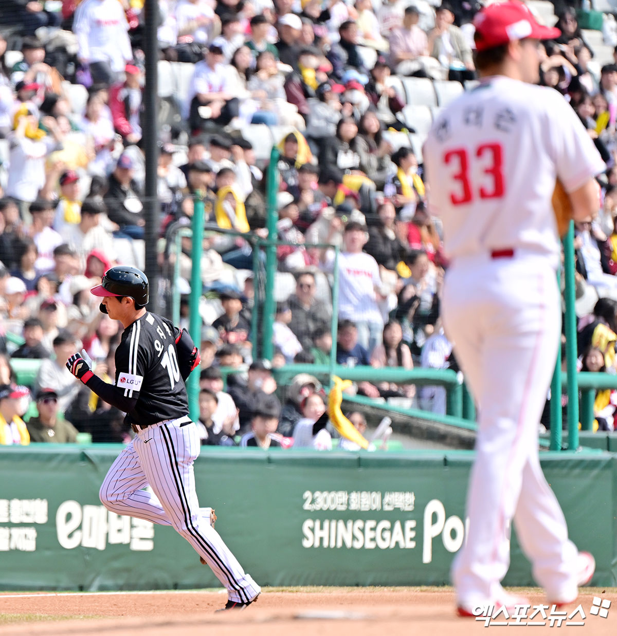 '오씨 형제'가 다 했네! 오지환 선제포→오스틴 투런포+만루 싹쓸이…LG, '앤더슨·김광현 총출동' SSG 9-4 격파 [문학:스코어] - 나무뉴스