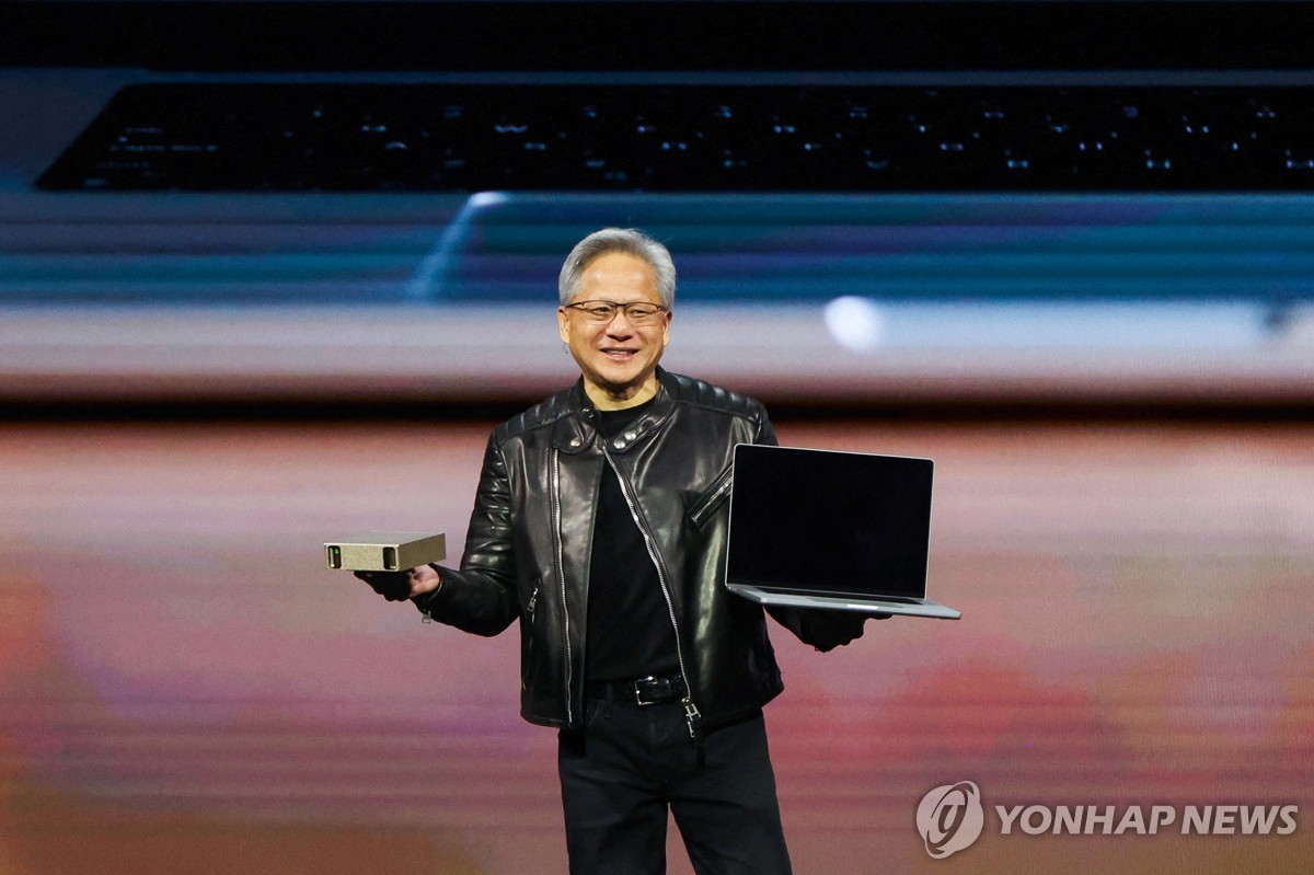 젠슨 황 발표에 'HBM 경쟁' 격화 전망…SK하이닉스 1등 굳힐까 (연합뉴스) - 나무뉴스