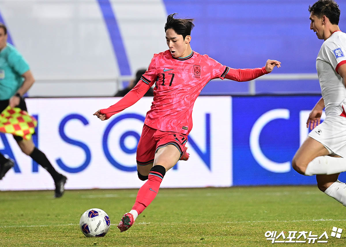 홍명보의 양민혁 '로또 용병술'…2017년 중국전 '슈틸리케-허용준'과 똑같았다 (엑스포츠뉴스) - 나무뉴스