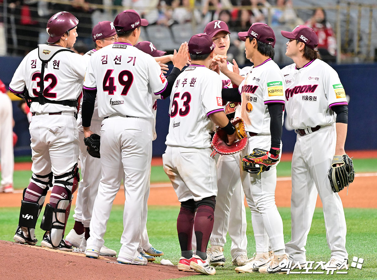 키움 'SSG에 9:3 승리'[포토] (엑스포츠뉴스) - 나무뉴스