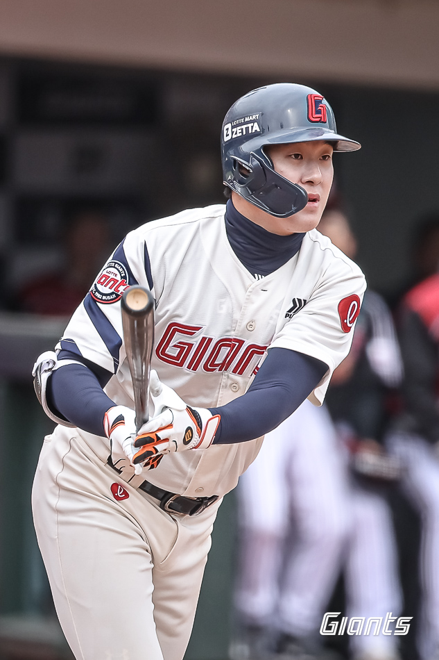 '전준우 1번카드 대성공' 롯데, 맏형들 힘으로 3연패 탈출…KT 3-1 제압 [사직:스코어] - 나무뉴스