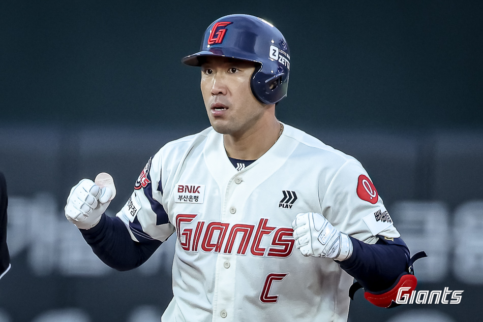 '전준우 1번카드 대성공' 롯데, 맏형들 힘으로 3연패 탈출…KT 3-1 제압 [사직:스코어] (엑스포츠뉴스) - 나무뉴스