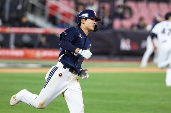 '1회 3실점→QS' 오늘은 V 로그, KBO 데뷔 첫 승→'3연승' 두산 공동 5위 "마음같이 안 풀렸지만…야수들 덕분" [사직 현장] - 나무뉴스