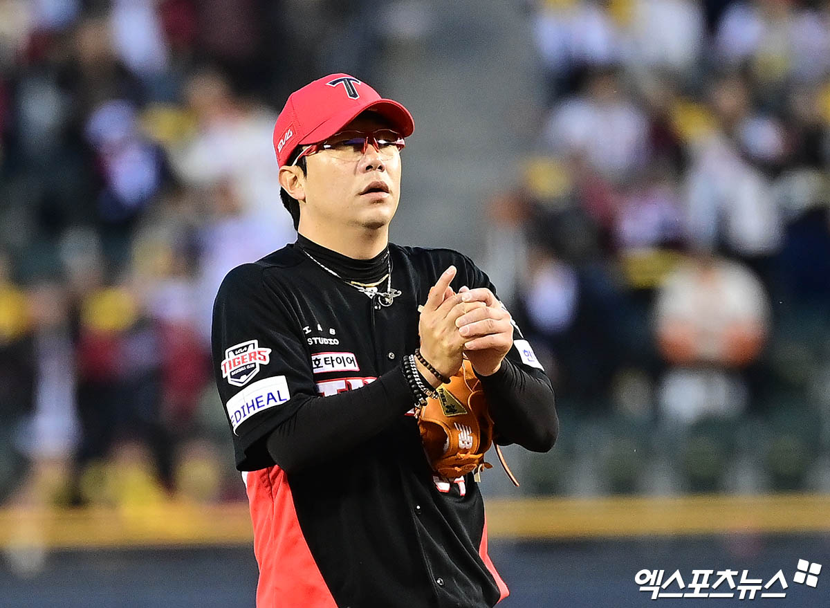 LG 트윈스 승승승승승승승패승승! '개막 10G 9승' 미쳤다! '7안타 7타점 합작' 중심타선 앞세워 KIA 8-2 대파하고 2연승 [잠실:스코어] (엑스포츠뉴스) - 나무뉴스