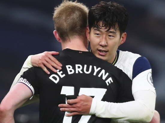 위대하다 손흥민! EPL '당당 1위' 독주 체제…레전드 KDB '10년 근속' 맨시티와 작별→SON 경쟁자 아무도 없다 (엑스포츠뉴스) - 나무뉴스