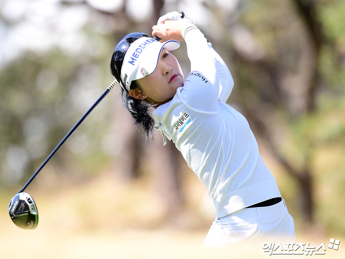 '18번 홀 8m 이글 역전승' 이예원, 홍정민 제치고 KLPGA 국내 개막전 정상…통산 7승 (엑스포츠뉴스) - 나무뉴스