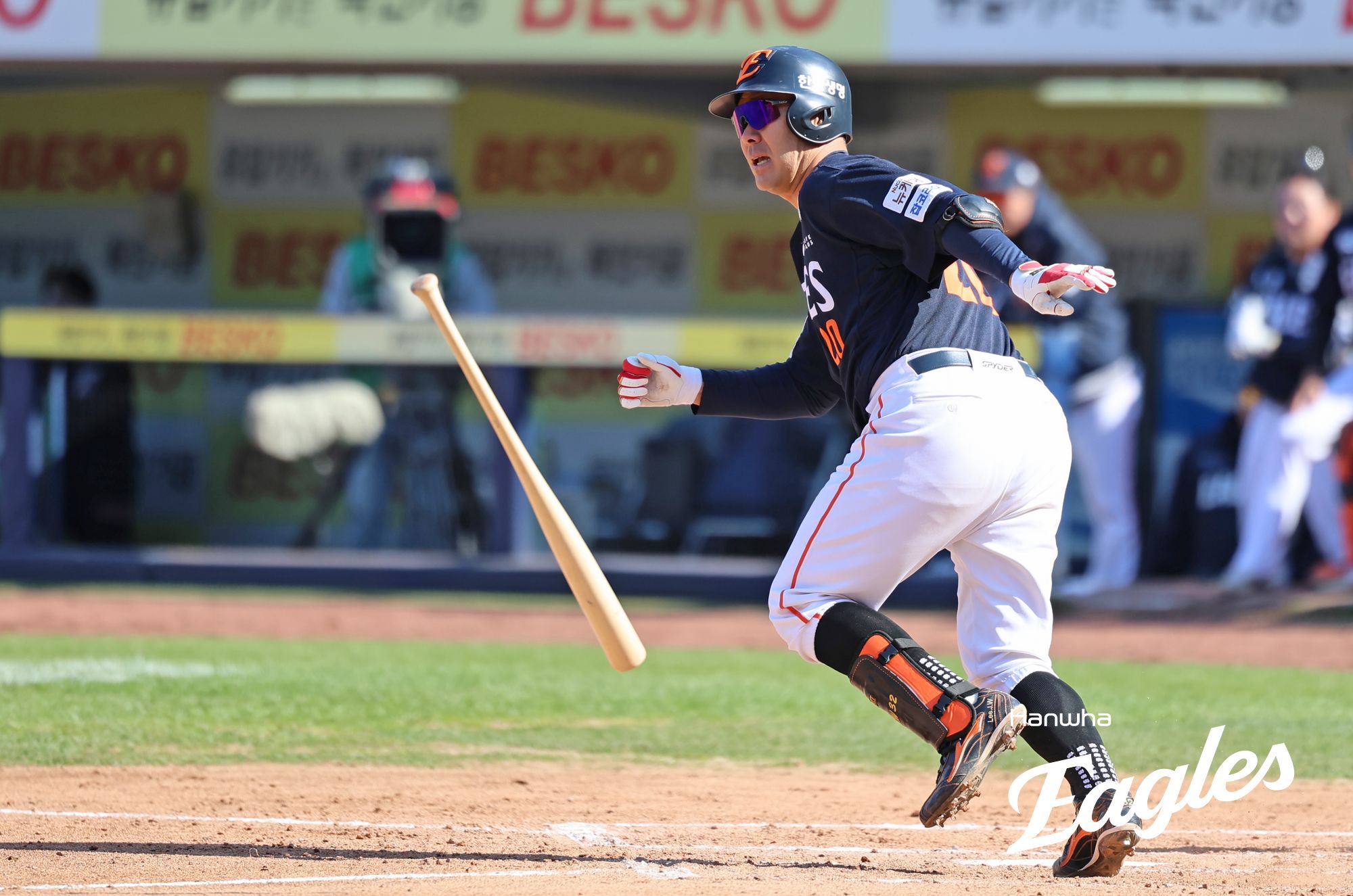한화, KBO 최초 '퍼펙트' 내줄 뻔…37세 포수가 몸까지 던졌는데 '달랑 1안타'→5일 역전승 신기루였나? [대구 현장] - 나무뉴스