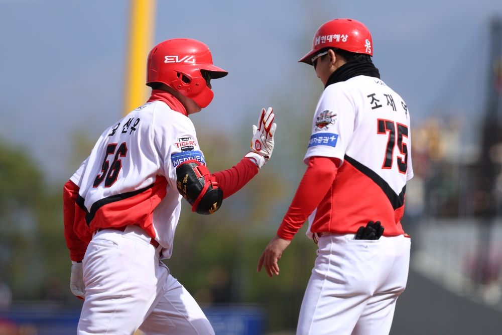 위즈덤 멀티홈런 폭발! KIA, SSG 11-5 제압→2연패 끝...'QS+ 역투' 올러 시즌 2승 [광주:스코어] - 나무뉴스