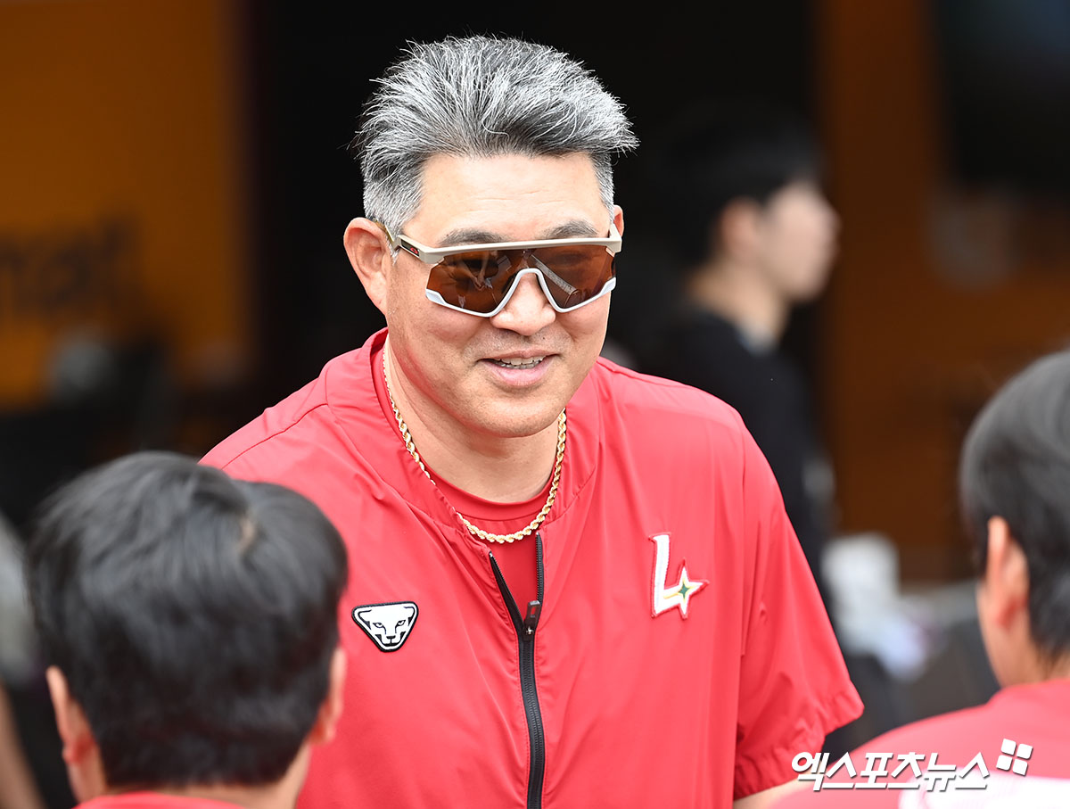 연패 탈출 이끈 '에이스'의 호투...이숭용 감독 "최다투구수 기록한 앤더슨, 투혼 발휘했다" [인천 현장] (엑스포츠뉴스) - 나무뉴스