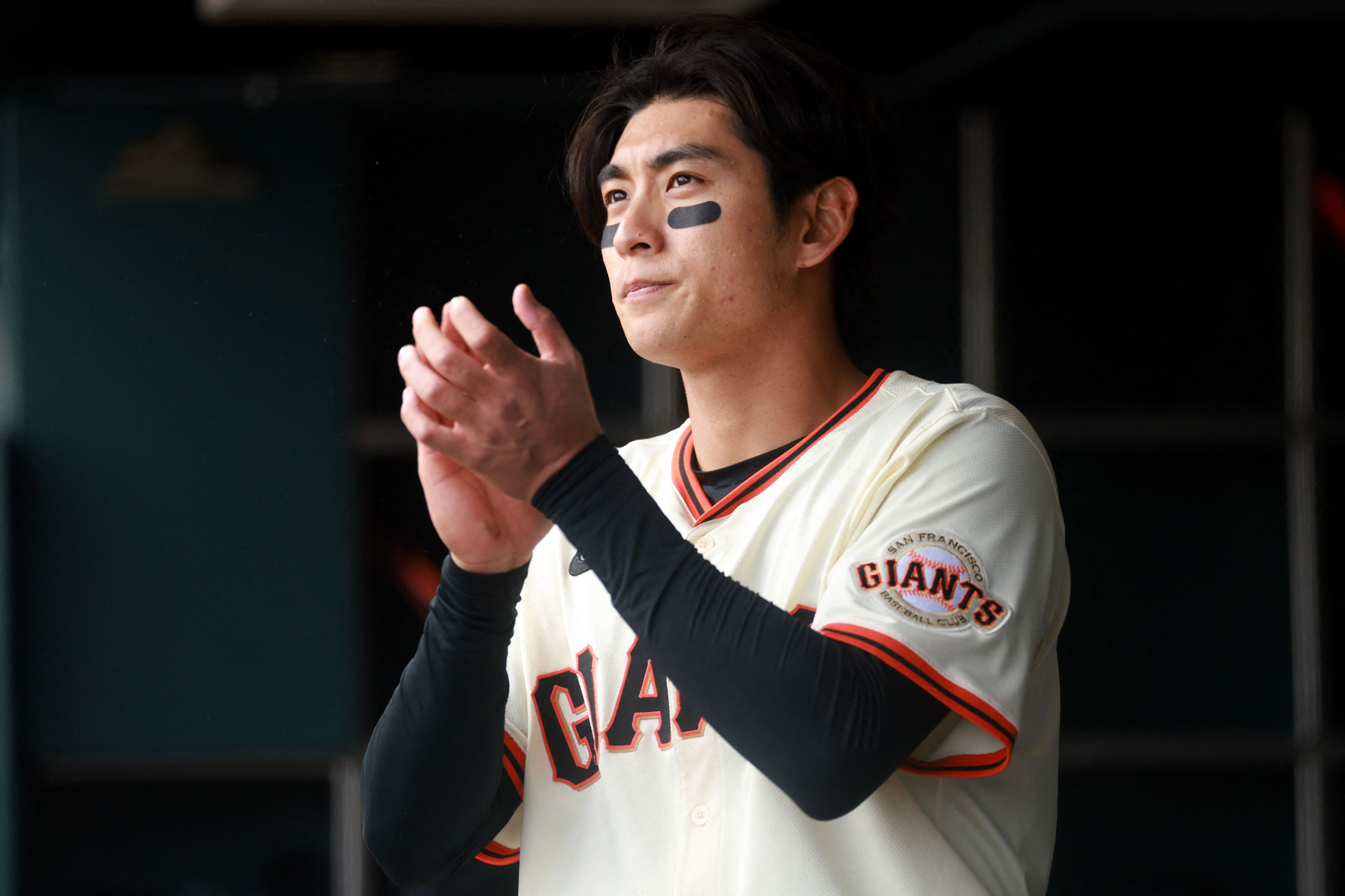 또 바람이 분다! 이정후, 환상 더블플레이→적시 2루타→3출루 경기 '맹활약'…SF, 8회 역전극으로 위닝시리즈 (엑스포츠뉴스) - 나무뉴스