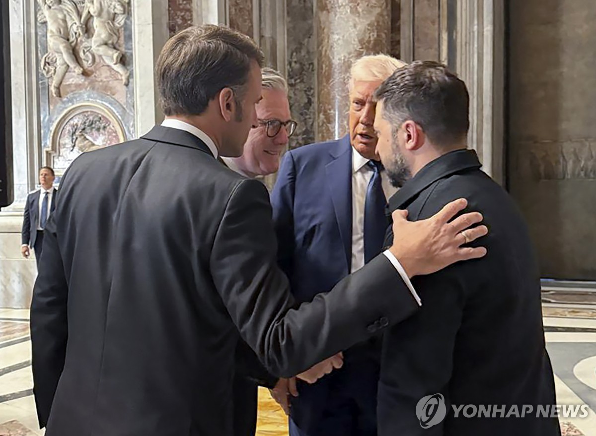 "英, EU와 정상회담 성명 초안서 '우크라 영토 보전 지지'" (연합뉴스) - 나무뉴스