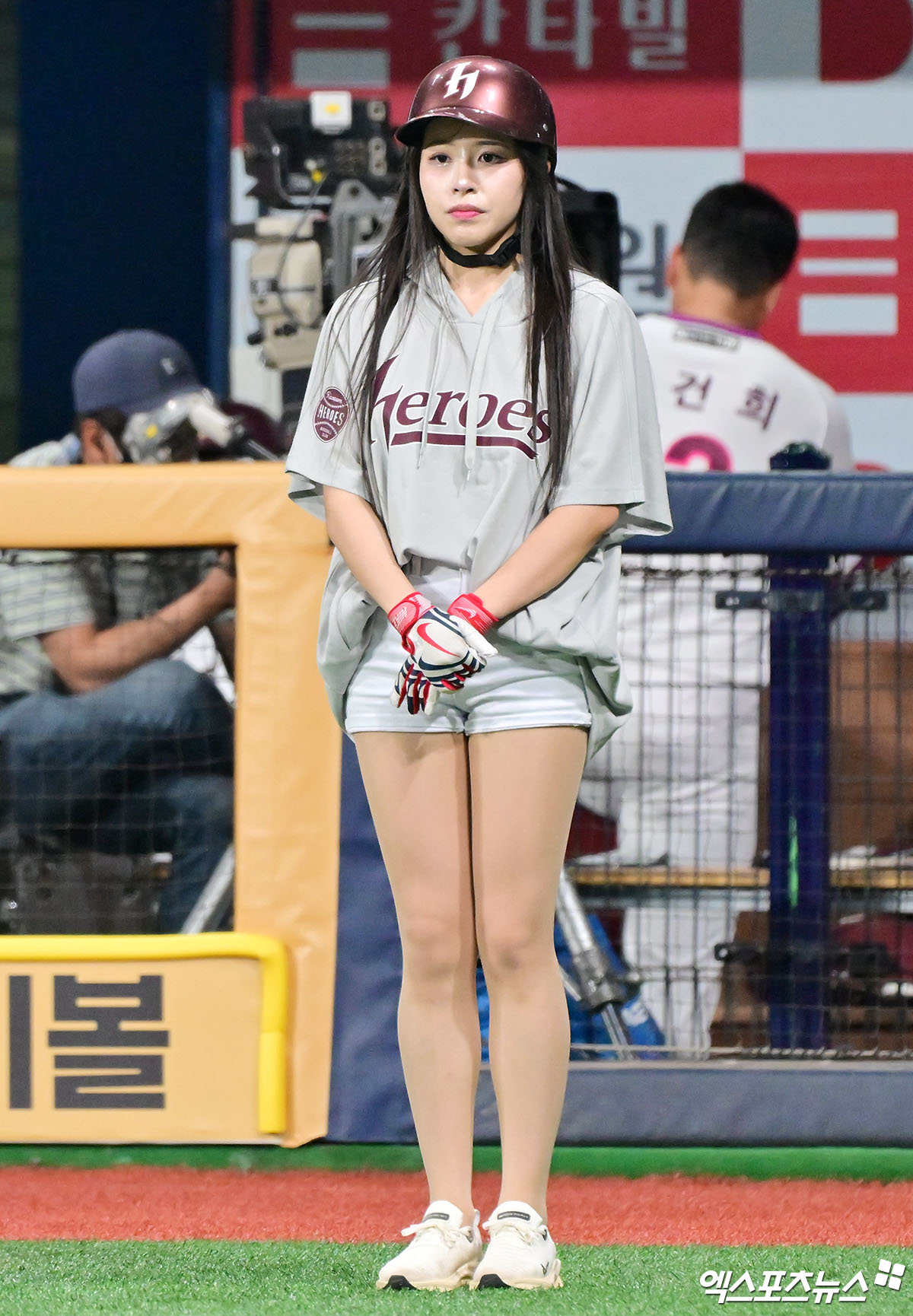 홍예빈 치어리더 '오늘은 배트걸 변신'[엑's HD포토] (엑스포츠뉴스) - 나무뉴스