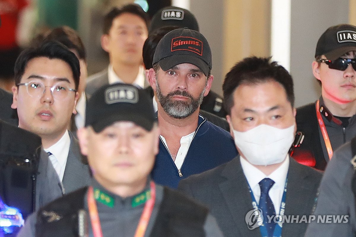 트럼프 장남, 재계 릴레이 면담 마치고 출국…"對美 소통 물꼬" (연합뉴스) - 나무뉴스