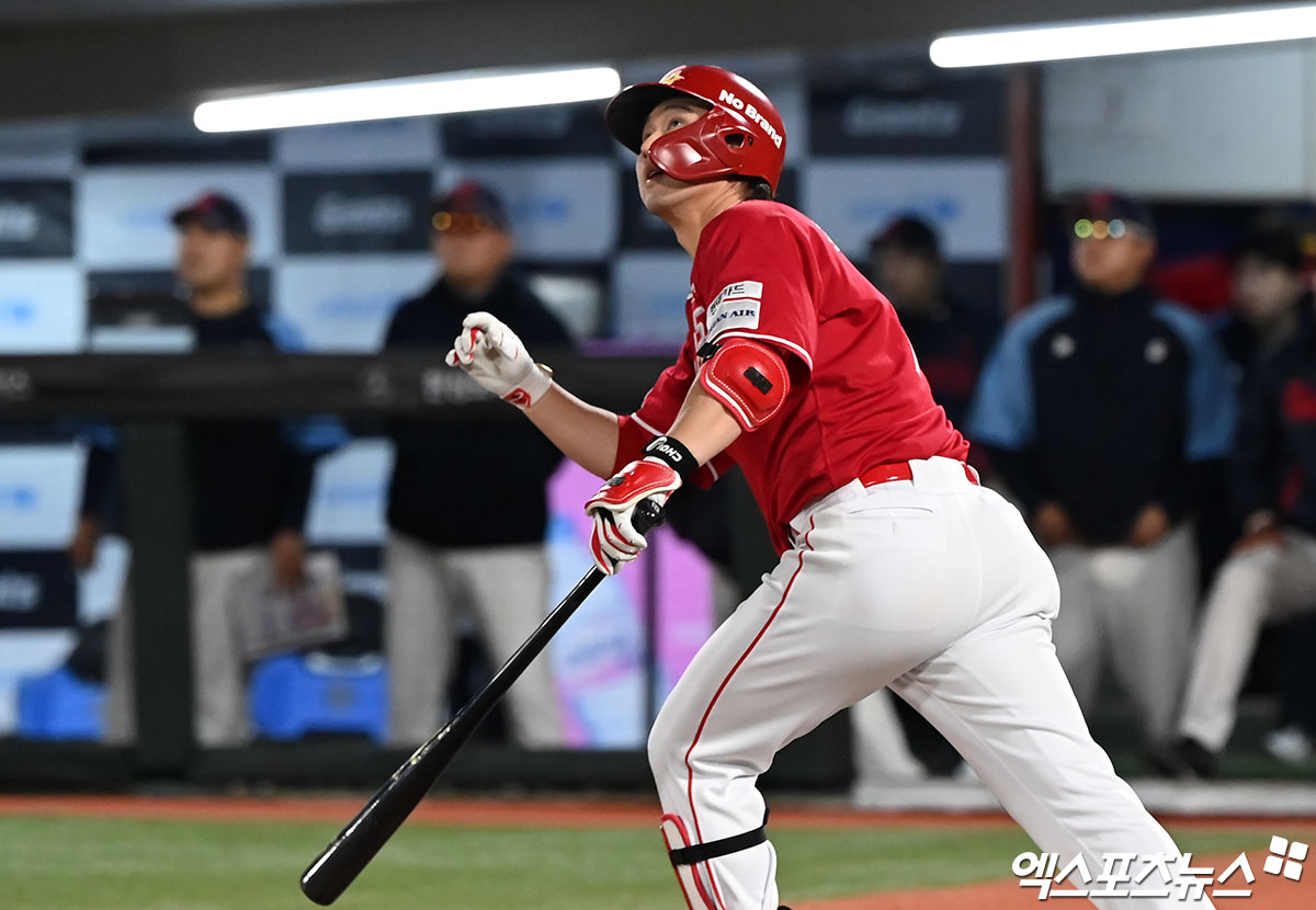 타격폼이 27가지라고?…KBO 최초 500홈런 '-2' 최정이 KBO 최고 타자일 수밖에 없는 이유 [사직 현장] - 나무뉴스