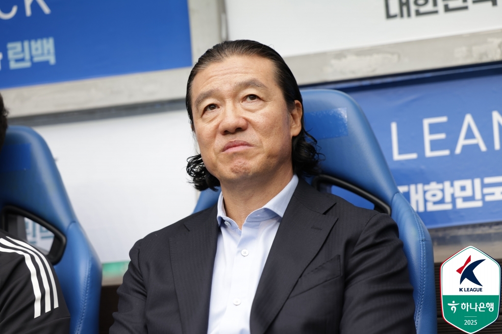 어린이날 극적 무승부 '십년감수' 김판곤 "조현우 덕에 큰 어려움 넘겨…경기력 마음에 들지 않아" [현장인터뷰] (엑스포츠뉴스 ...