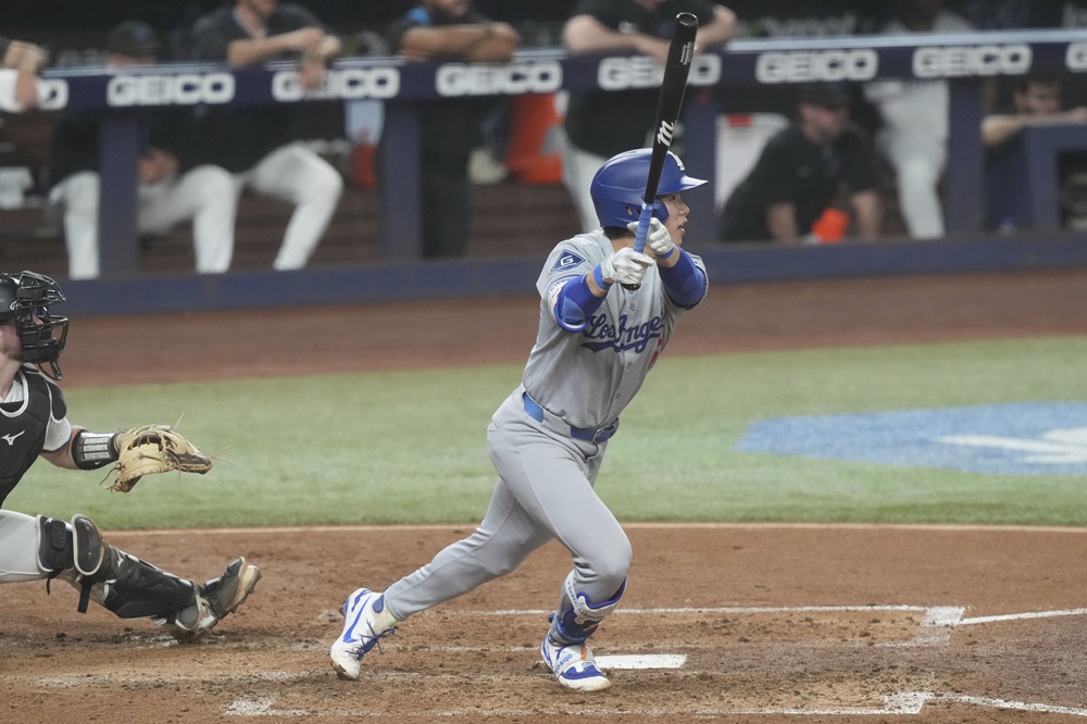 김혜성 잘한다! 2G 연속 안타+득점…첫 견제사 아쉬움? '폭풍 질주'로 만회→LAD, 연장 10회 4-5 석패 (종합) (엑스포츠뉴스) - 나무뉴스