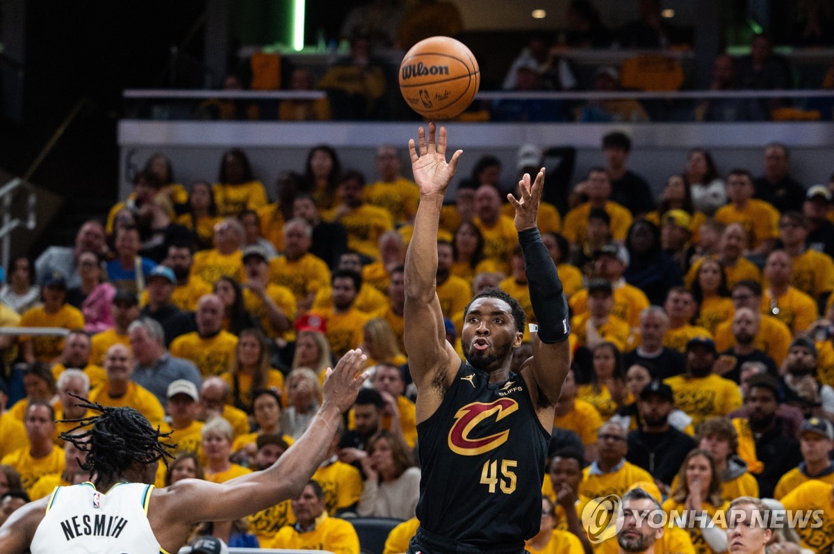 NBA 동부 1위 클리블랜드, 인디애나에 반격의 1승…미첼 43점 - 나무뉴스