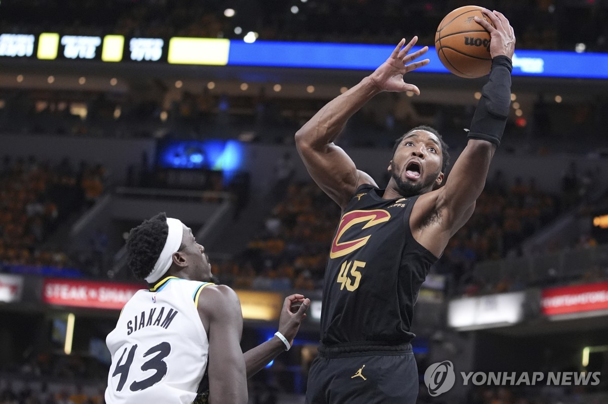 NBA 동부 1위 클리블랜드, 인디애나에 반격의 1승…미첼 43점 - 나무뉴스