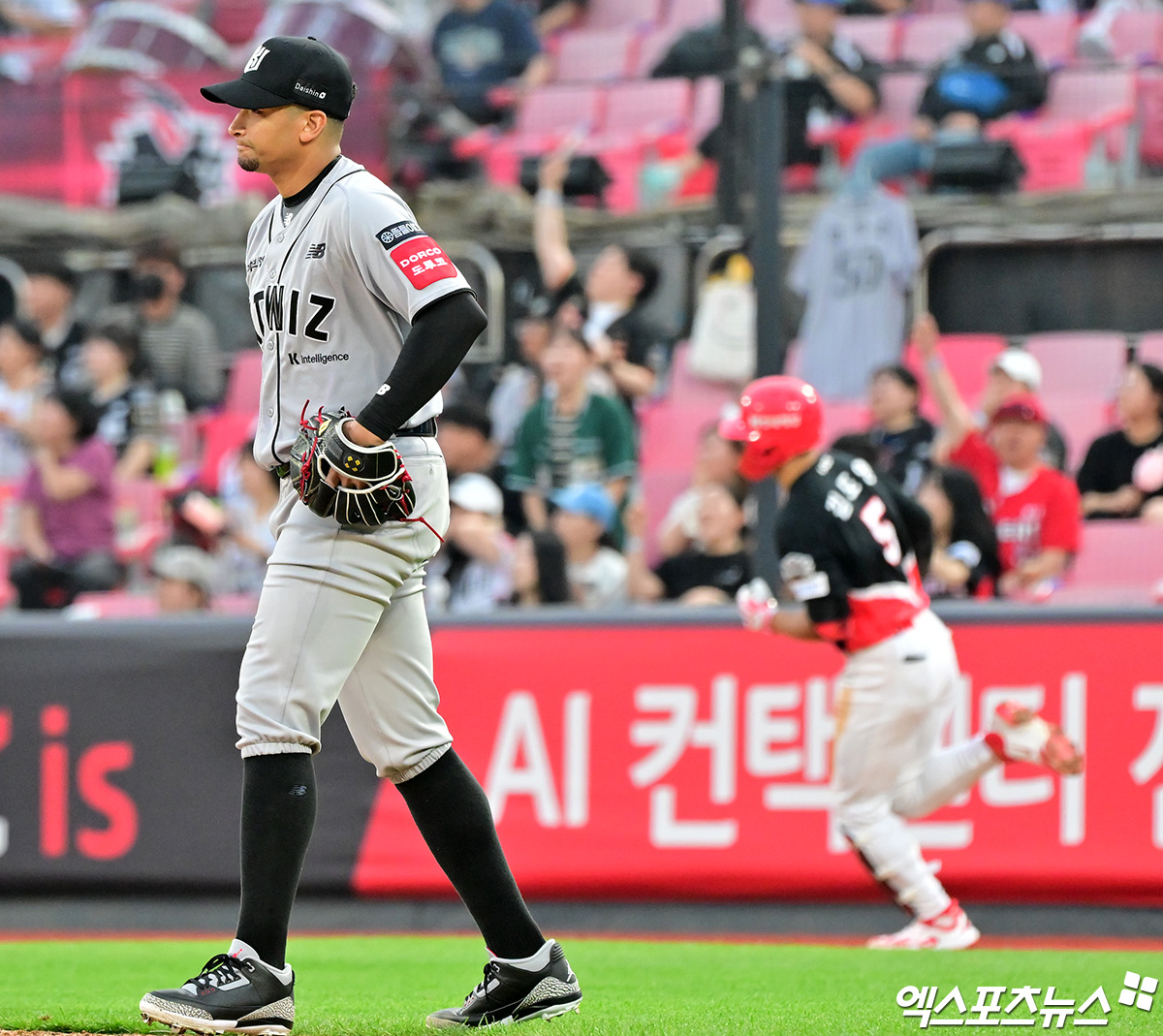 KBO 7년차, 이제 한계 왔나…쿠에바스 부진 장기화에 속 타는 KT [수원 현장] (엑스포츠뉴스) - 나무뉴스