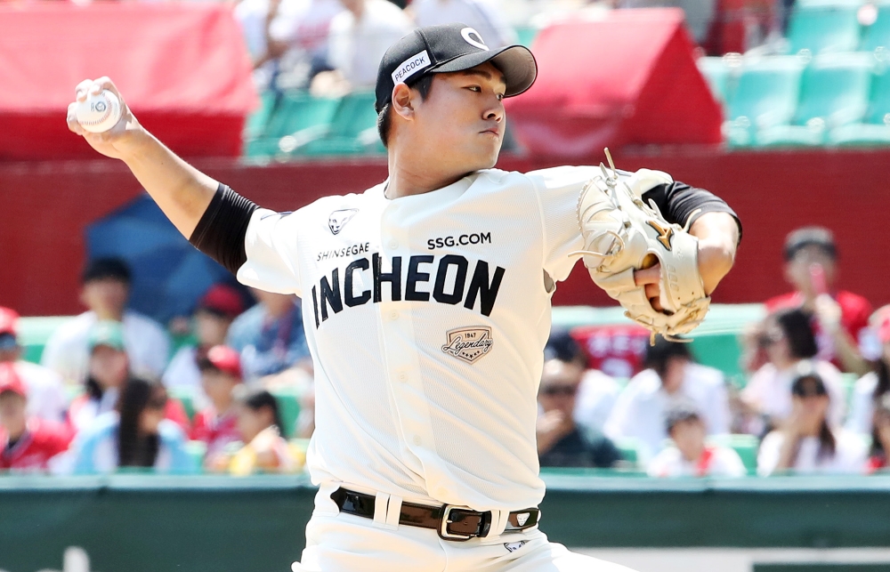 LG 상대로 잘 버텼다, '4⅓이닝 1실점→첫 패전'에도 가능성 확인한 SSG 전영준 [인천 현장] (엑스포츠뉴스) - 나무뉴스