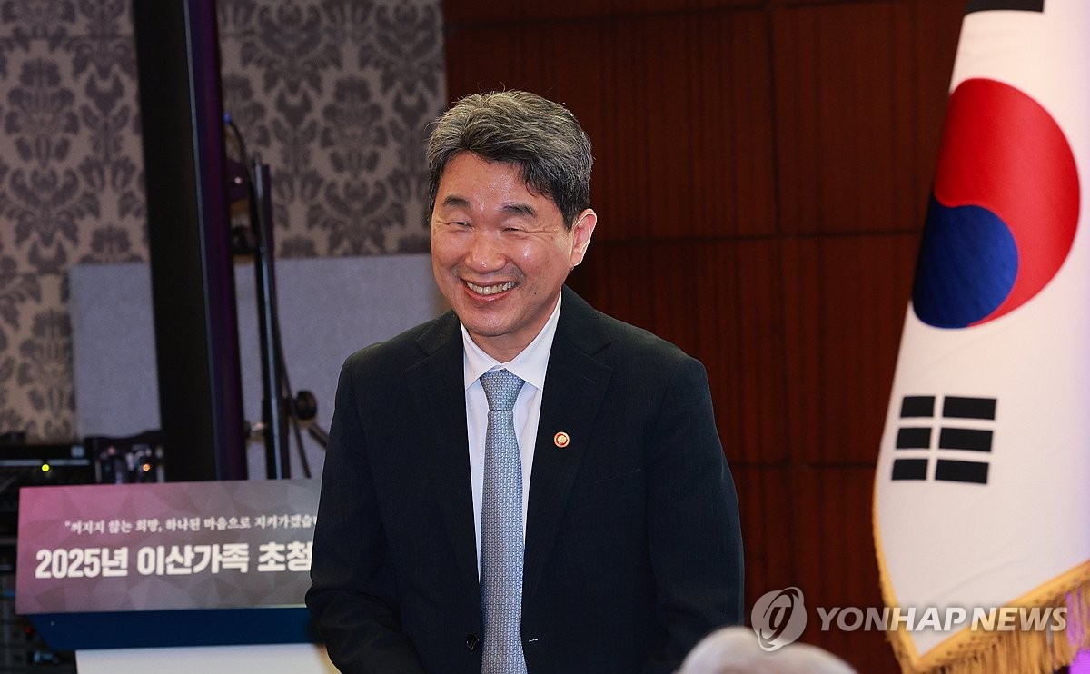 李대행, 고령 이산가족 위로…"통일 포기하지 않을 것" (연합뉴스) - 나무뉴스