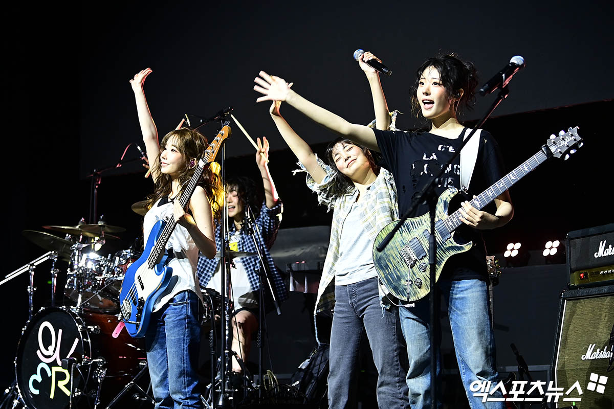 QWER '화려한 컴백'[엑's HD포토] (엑스포츠뉴스) - 나무뉴스