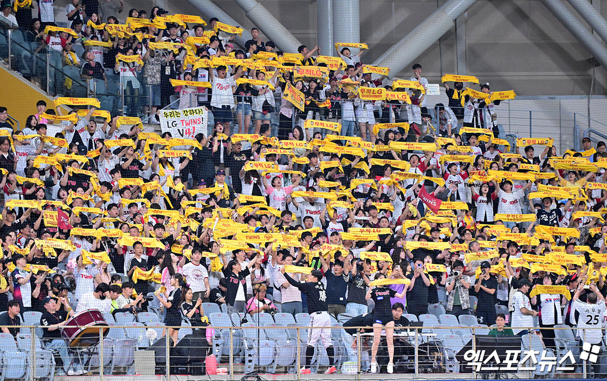 '1240만 관중 보인다!' KBO리그, 역대 최소경기 600만 관중 달성 [공식발표] (엑스포츠뉴스) - 나무뉴스