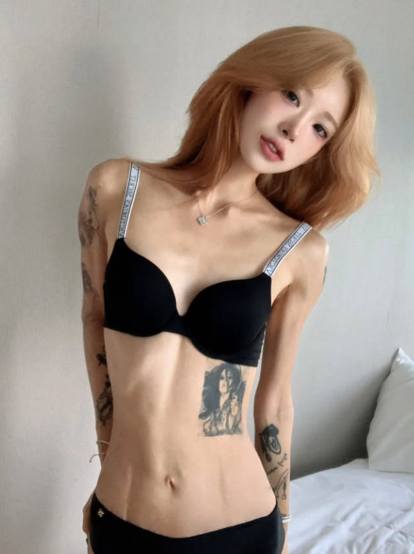 나무뉴스 - '170cm 41kg' 최준희, 갈비뼈 다보여…"없는 가슴도 만들어 줌" (엑스포츠뉴스)