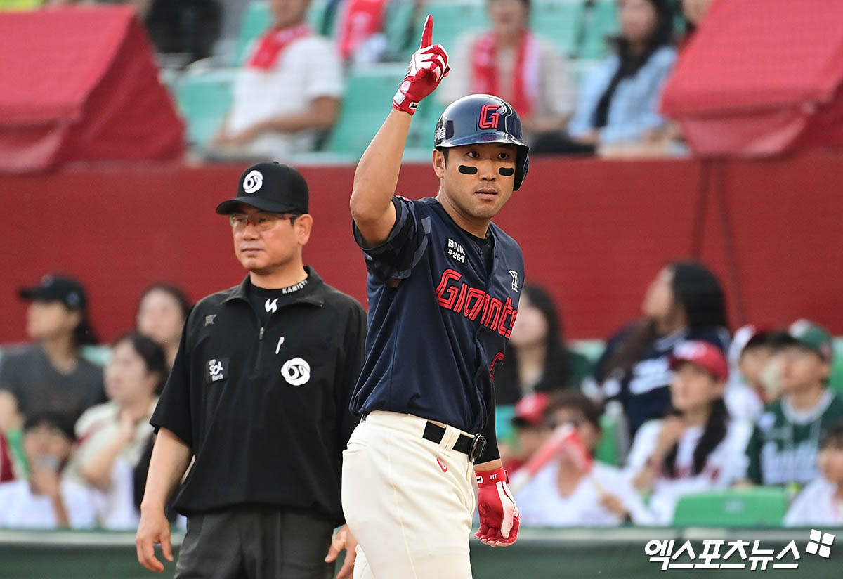 'KIA 4연승 저지' 롯데, 다시 공동 2위로...전준우 4안타 활약+데이비슨 시즌 7승 [광주:스코어] (엑스포츠뉴스) - 나무뉴스