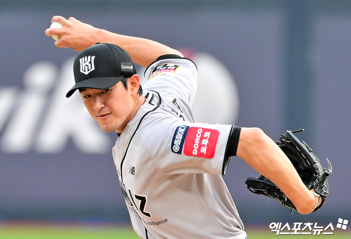 삼성, 9회 '사사구 5개' 대역전패 충격…KT, 0:3→4:3 짜릿한 끝내기 역전승 [수원:스코어] (엑스포츠뉴스) - 나무뉴스